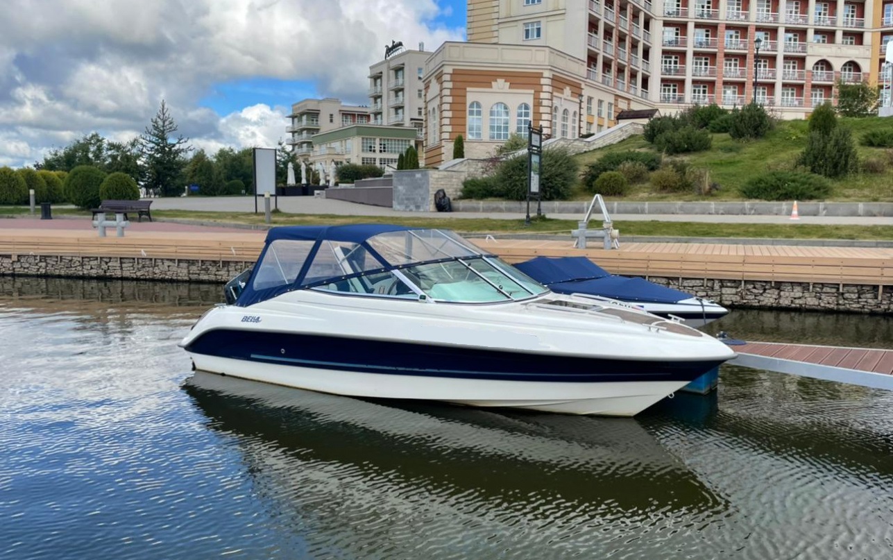Bella 641R: повод провести выходные на воде